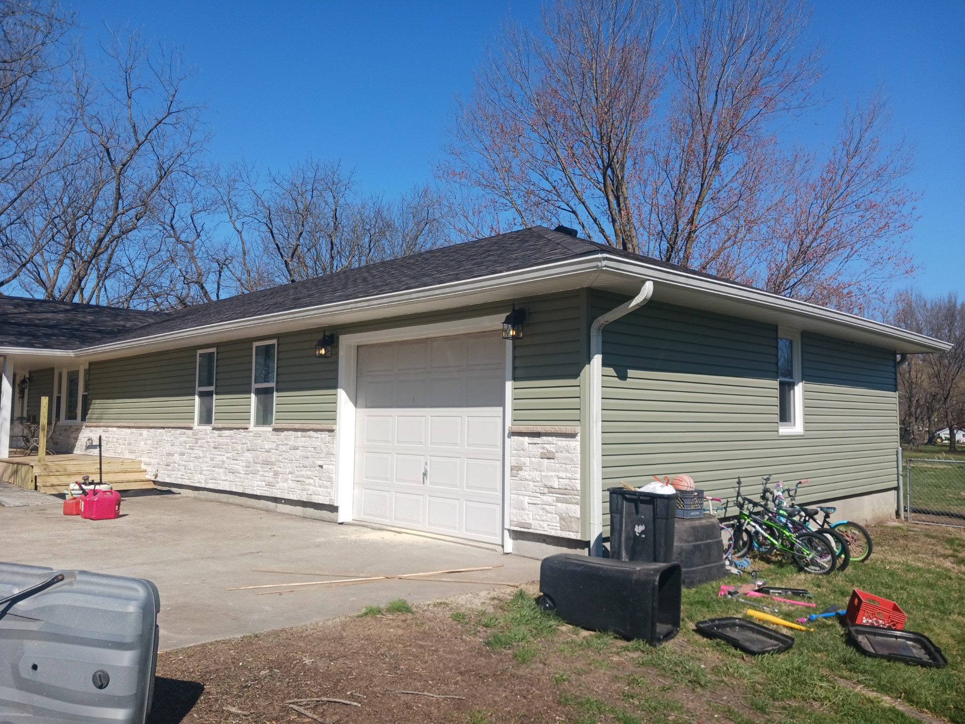 VINYL SIDING – C&B Gutter Solutions & Vinyl Siding